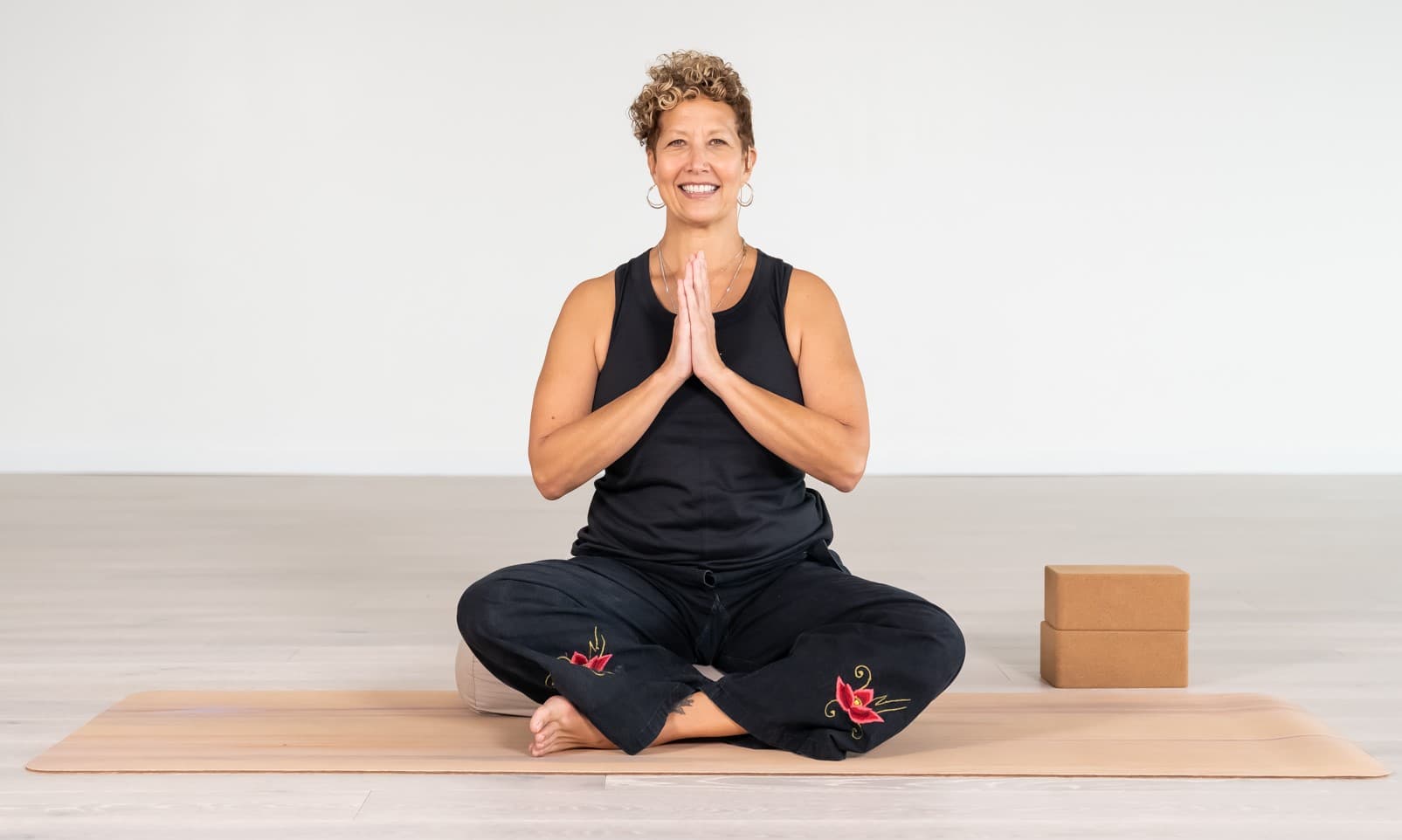 Yoga for Every Body - Practice Courses on Omstars